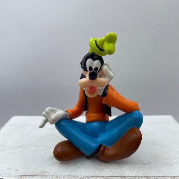Disney | Toys | Disney Goofy Sitting Pvc Figure Walt Disney Mickey ...